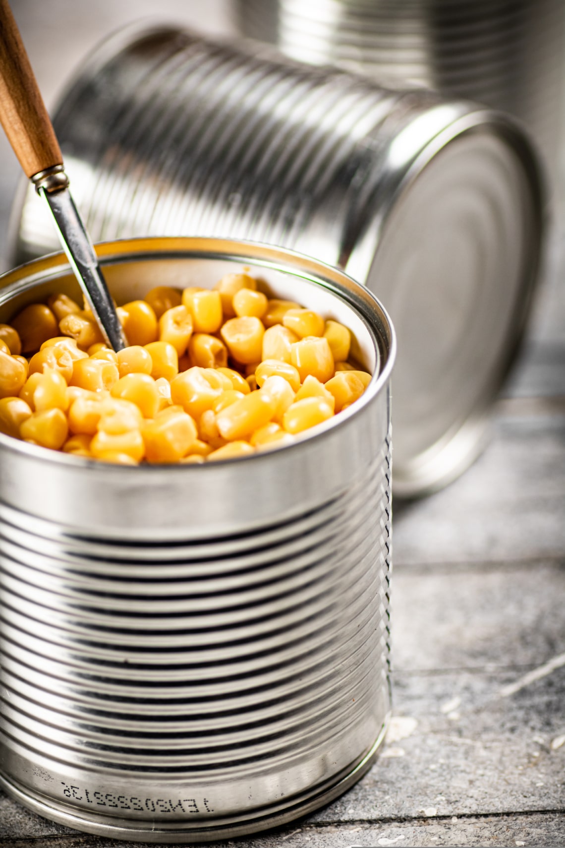 Így nyiss ki egy konzervet konzervnyitó nélkül: túrázás közben jól ...